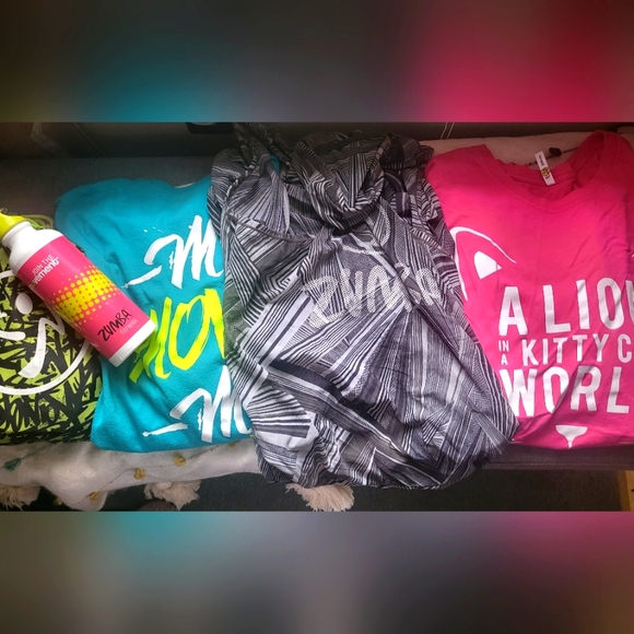 Zumba Fitness | Tops | Vintage Zumba Lot With New Water Bottle Keychain ...
